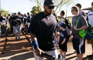 Mariners’ Rickie Weeks has new look to go with new role | The Seattle Times
