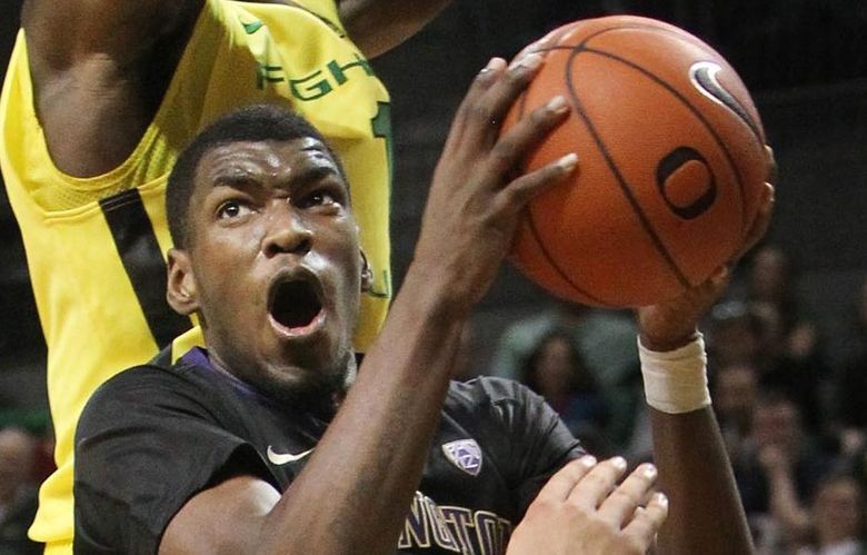 Joseph Young’s late shot helps Oregon beat UW men’s basketball, 78-74 ...
