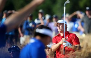 Jason Day overcomes vertigo, surges into tie for lead at U.S. Open ...