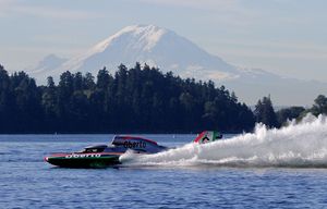 U.S. Navy Blue Angels and the hydroplanes practice for Seafair weekend ...