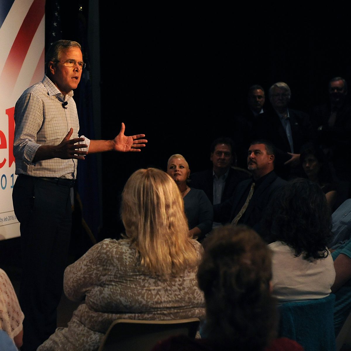 Jeb Bush: Allow guns in military recruiting offices | The Seattle Times