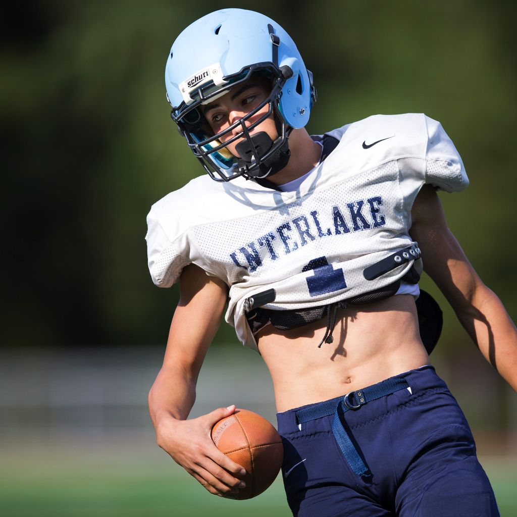 Photo Gallery: Interlake High School football practice | The Seattle Times