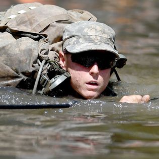 2 women pass Army Ranger School | The Seattle Times