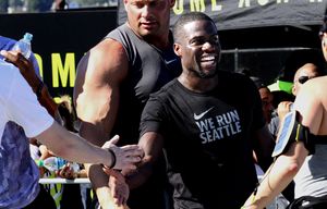 Running with Hart: Comedian brings his 5K fun to Seattle and beyond ...