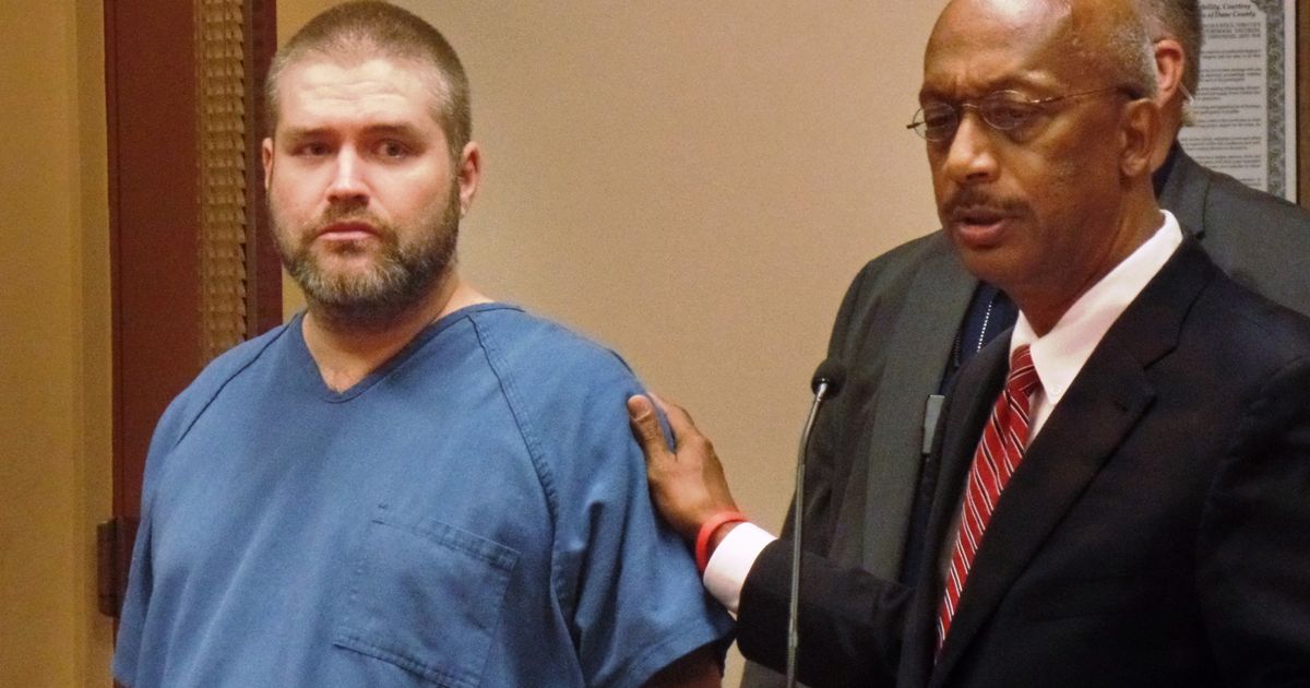 Wisconsin man charged with beheading mother with sword | The Seattle Times