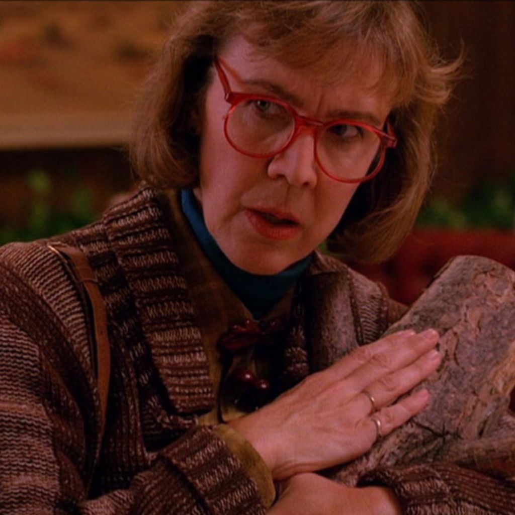 ‘Log Lady’ Catherine Coulson dies at age 71 | The Seattle Times