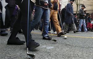 Seattle police chief fires cop who arrested man carrying golf club ...