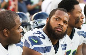 Seeking new contract, Seahawks’ Michael Bennett hires Marshawn Lynch’s ...