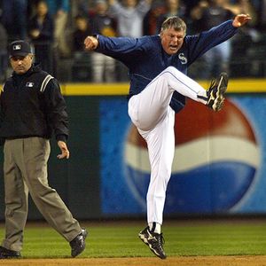 Tim Bogar, Mariners’ early favorite for manager, has plenty of history ...