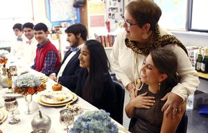 Thanksgiving etiquette: Table manners taught in South Carolina | The ...
