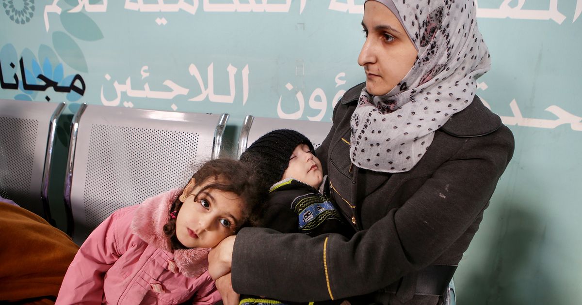 Canada’s swift resettlement offers hope to Syria refugees | The Seattle ...