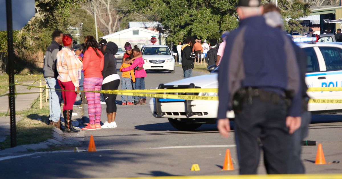 Police: 2 guns in Miss shooting that killed 2, wounded 4 | The Seattle ...