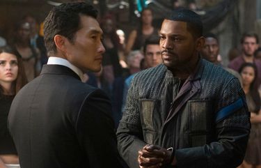 ‘The Divergent Series: Allegiant’: A descent into sci-fi action ...