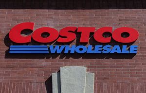 Costco raising starting wage for entry-level workers | The Seattle Times