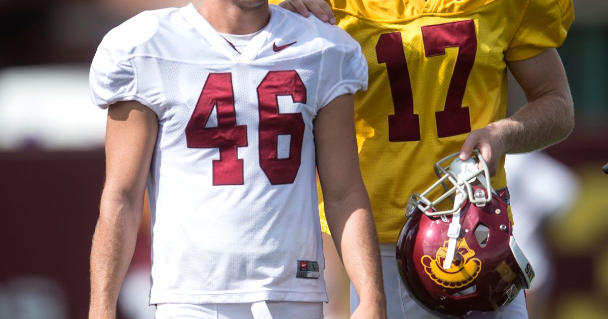 USC’s blind long snapper participates in spring game | The Seattle Times
