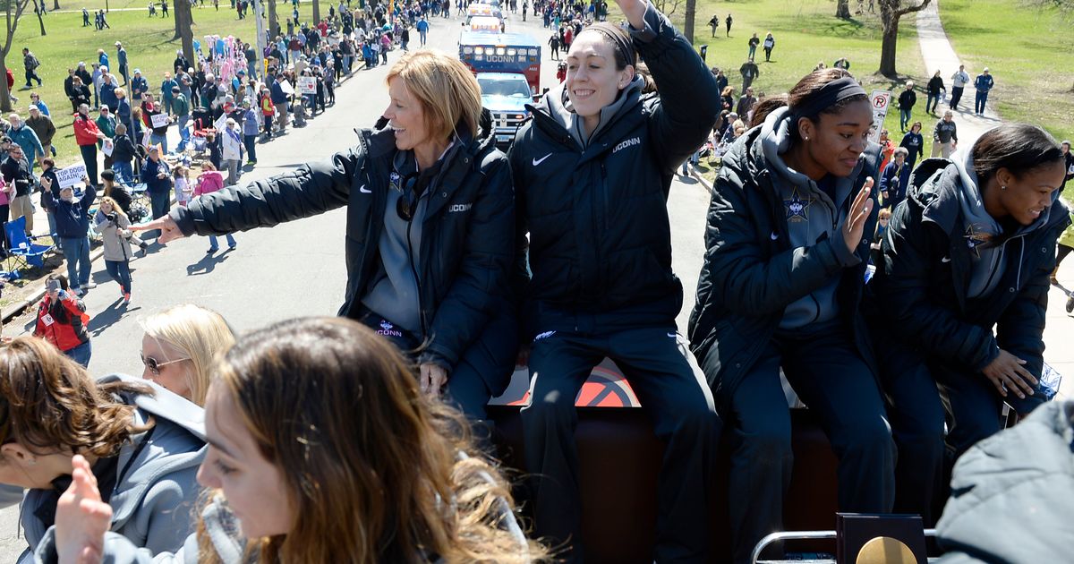 UConn celebrate NCAA women’s title with victory parade | The Seattle Times