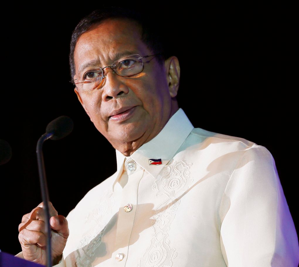 Familia Jejomar Binay The Family That Prays Together, Stays Together.