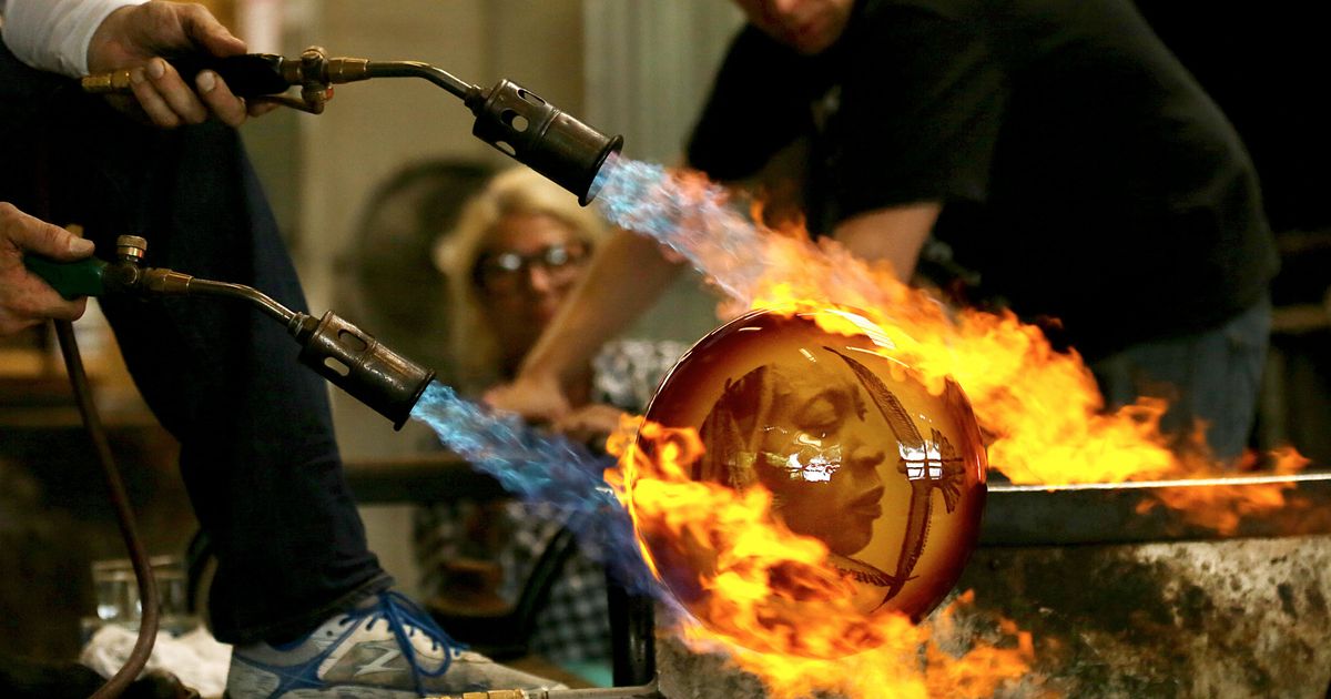 Glass sculptors honor indigenous people | The Seattle Times