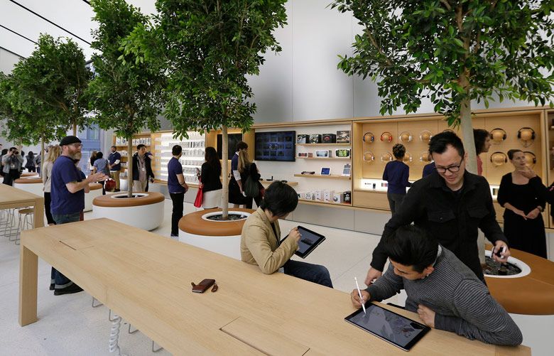 Apple’s stores getting new look as other retailers struggle | The ...