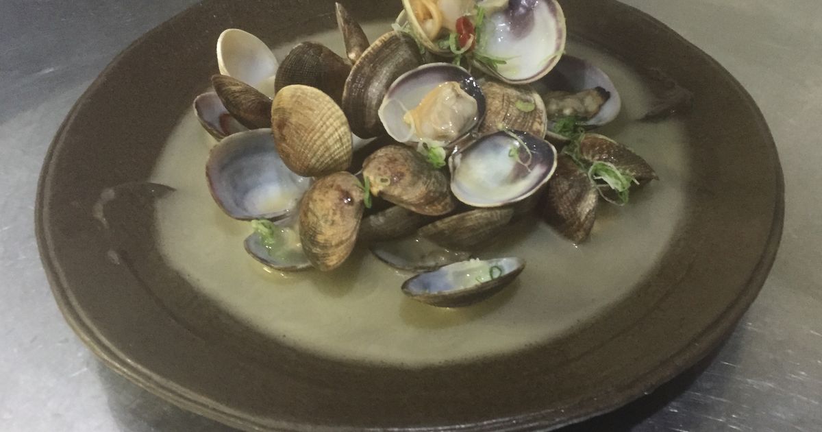 Gather a bucket of clams, and try a steamed clam recipe by chef Yasu ...
