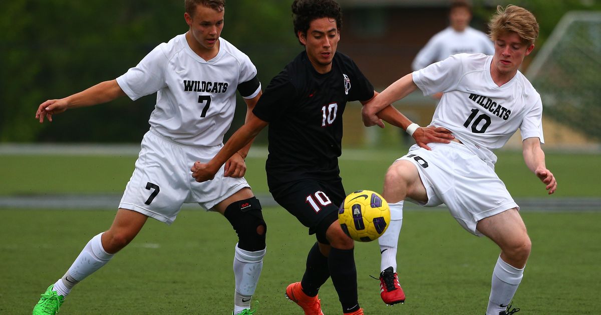Mount Si senior Jimmy Jacobson thriving in two sports, golf and soccer ...