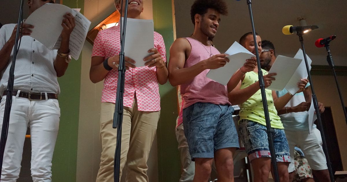 Gay Cuban choir Mano a Mano embarks on first US tour | The Seattle Times