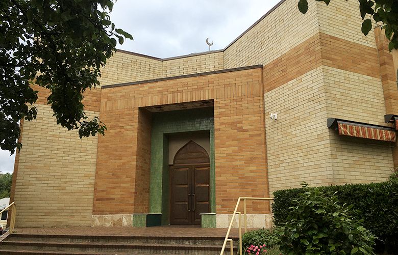 Seattle man charged with hate crime after threatening Northgate mosque ...