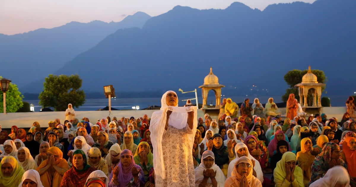 Image of Asia: Praying at Hazratbal shrine in Kashmir | The Seattle Times