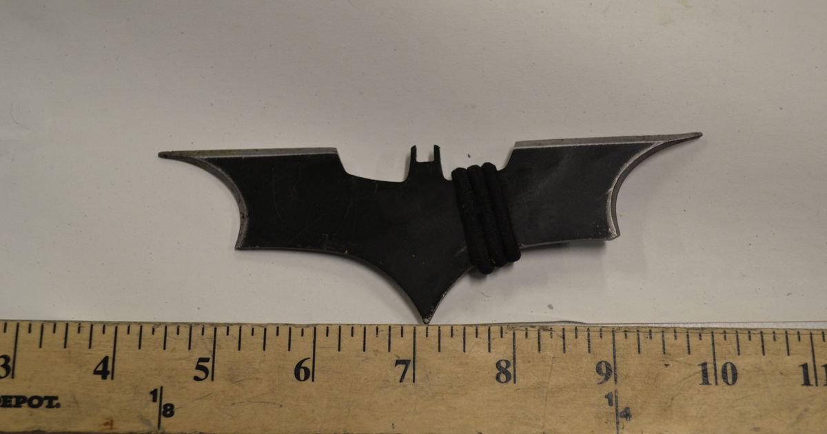 Holy ‘batarang,’ Batman! Man hurls throwing star at Seattle police ...