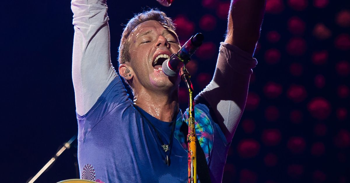 Coldplay kicks off stadium tour with colorful show | The Seattle Times