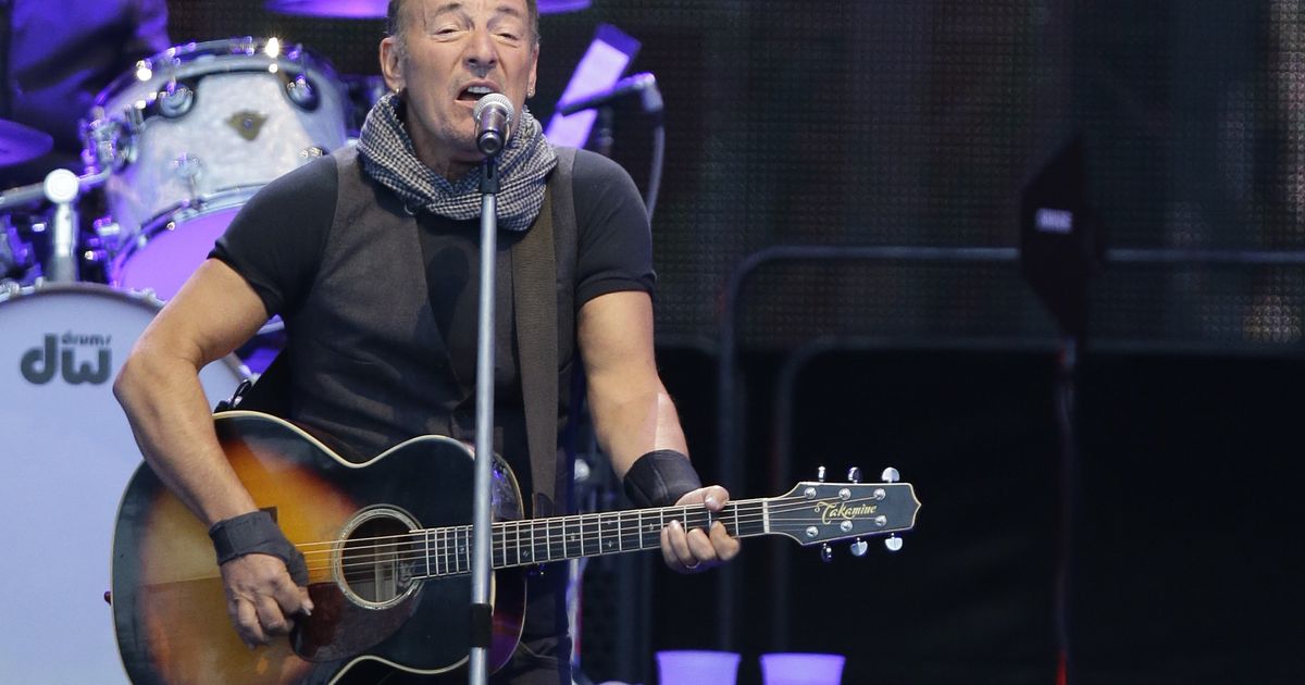 Springsteen breaks his record for longest U.S. show | The Seattle Times