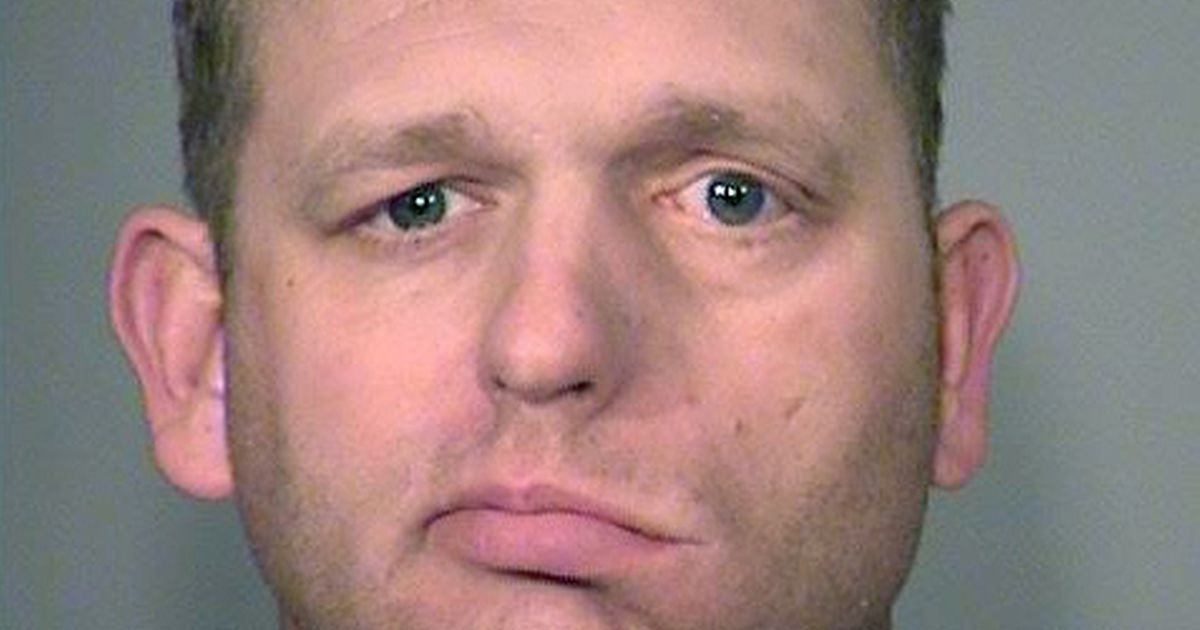 Ammon Bundy defends brother’s actions in jail scuffle | The Seattle Times