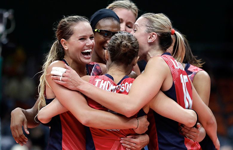 Former UW star Courtney Thompson leads U.S. into women’s volleyball ...
