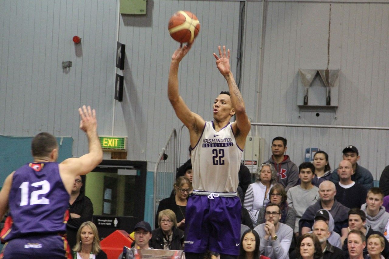 Dominic Green carries Washington Huskies to 101-80 exhibition win ...