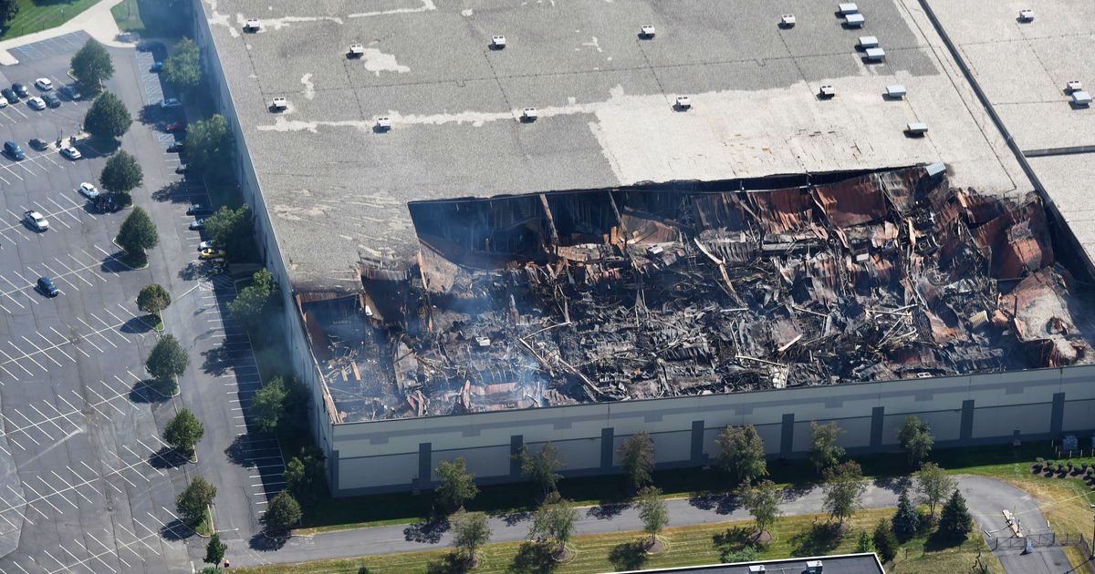 Police say fire at Gap Inc. distribution center was set | The Seattle Times