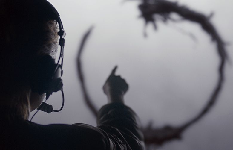 ‘Arrival’ review: Amy Adams gives magical performance in poignant sci ...