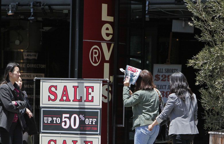 Levi’s CEO: Please don’t bring guns into our stores | The Seattle Times