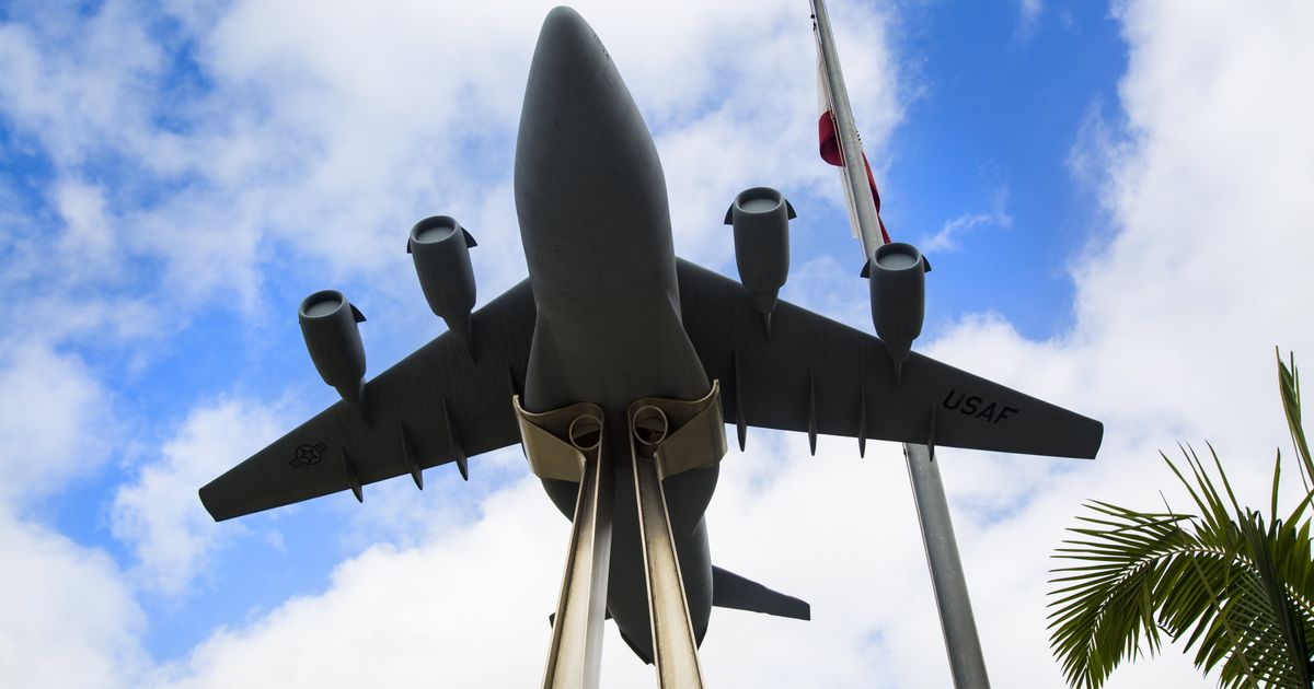 Boeing to cut 500 defense jobs, combine facilities, and move about ...