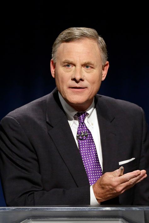 GOP senator apologizes for ‘bull’s-eye’ remark about Clinton | The ...