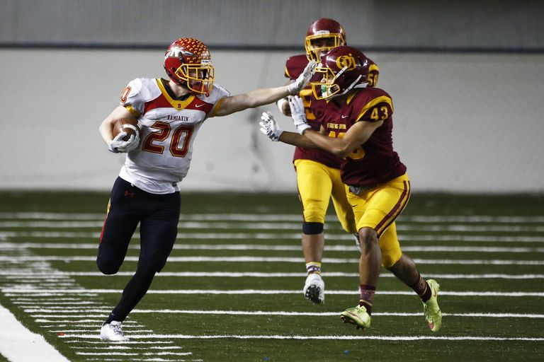 Best photos from Day 1 of Washington high school state championships ...