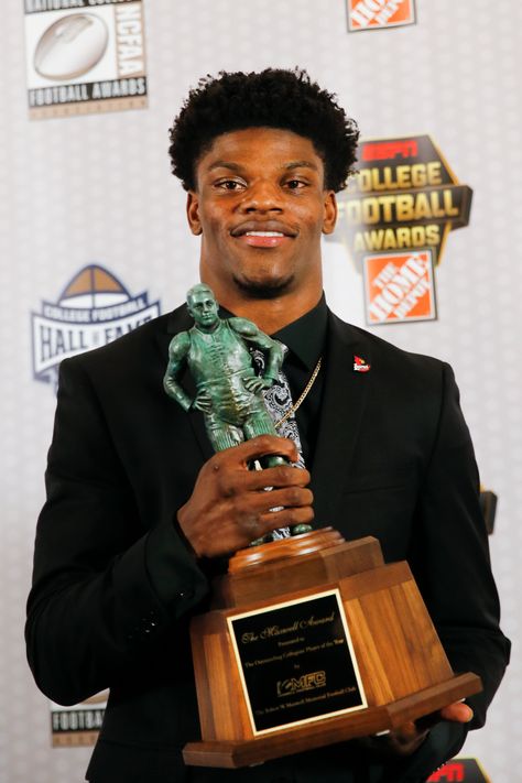 Jackson, Watson divvy up wins at College Football Awards | The Seattle ...