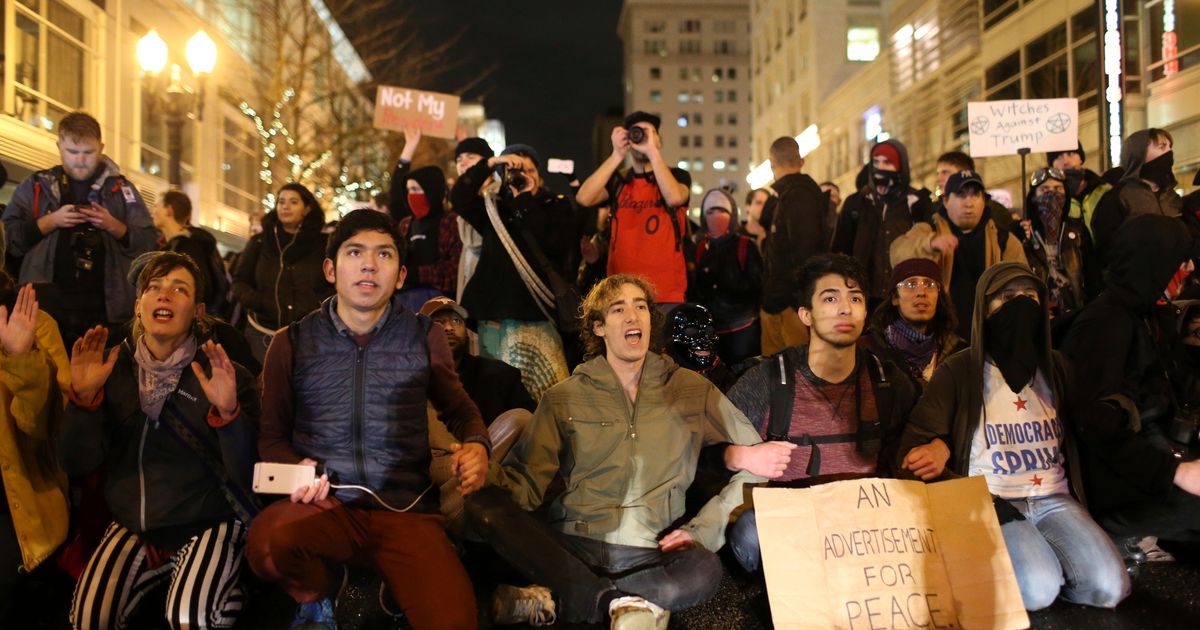 Portland Trump protesters burn flags; 1 shot in Seattle | The Seattle Times