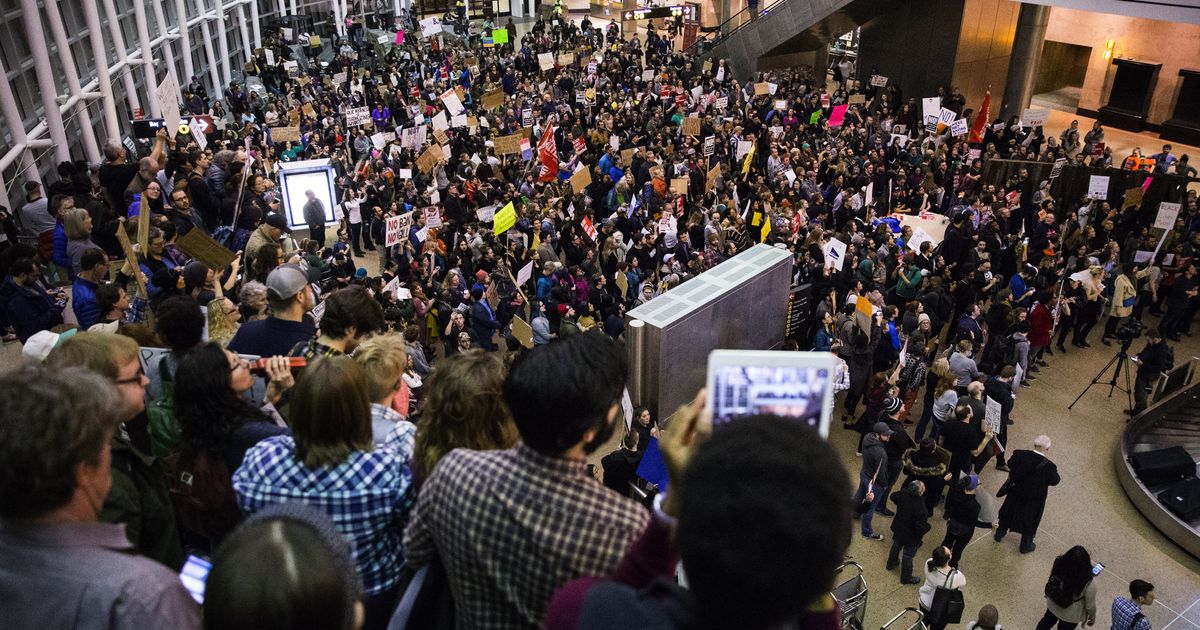 How Saturday’s protest against Trump’s refugee ban unfolded at Sea-Tac ...