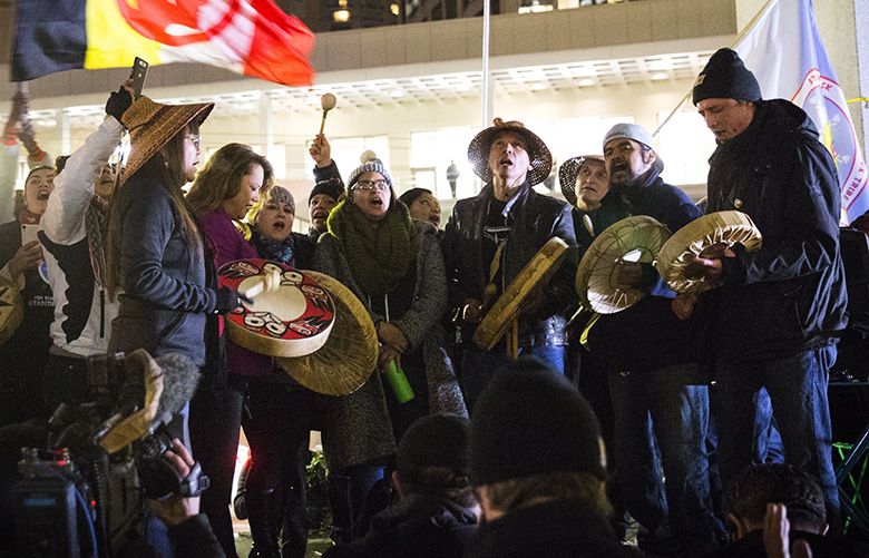 Hundreds rally in Seattle against Trump’s move to advance Keystone XL ...