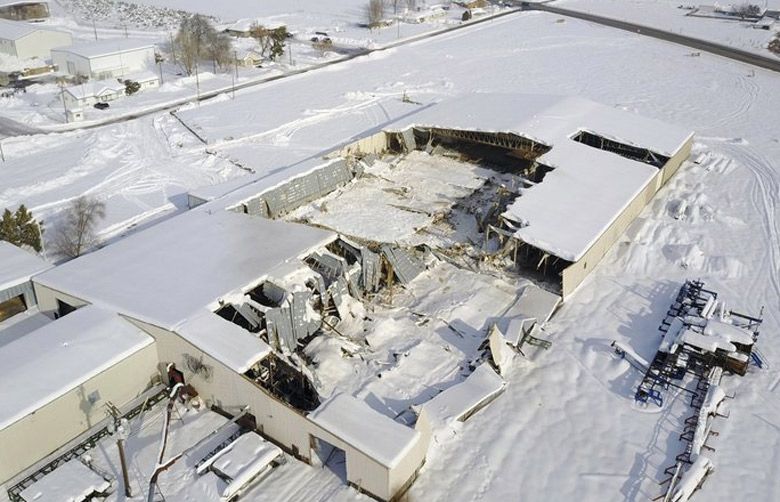 Heavy snowfall in Oregon, Idaho, Alaska is causing buildings to ...