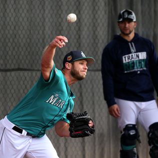 Mariners trade reliever Casey Fien to the Phillies, acquire minor ...