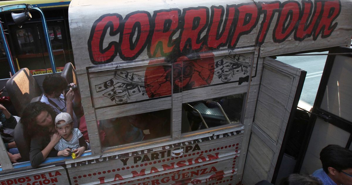 México lleva a turistas a sitios de la corrupción | The Seattle Times