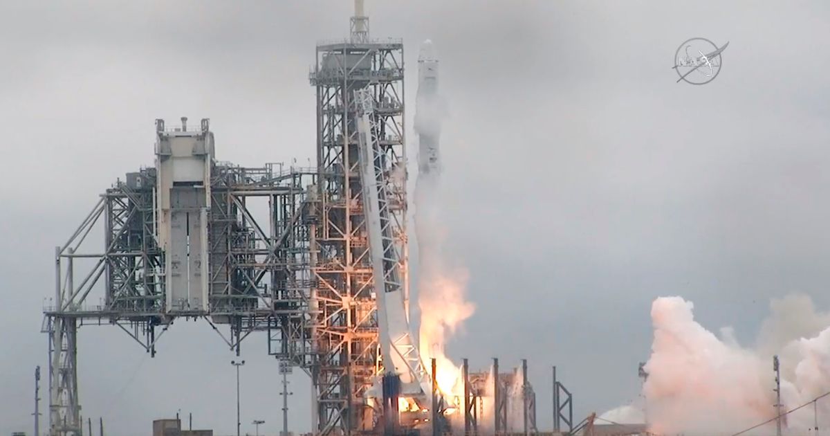 SpaceX launches rocket from NASA’s historic moon pad | The Seattle Times
