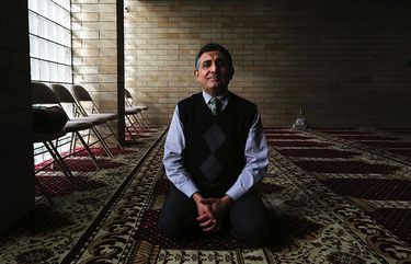 Cards, flowers and now the mayor: Support pours in for Seattle mosque ...