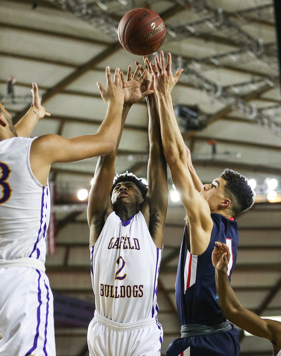 Nathan Hale finishes off perfect season with a flourish, beating ...